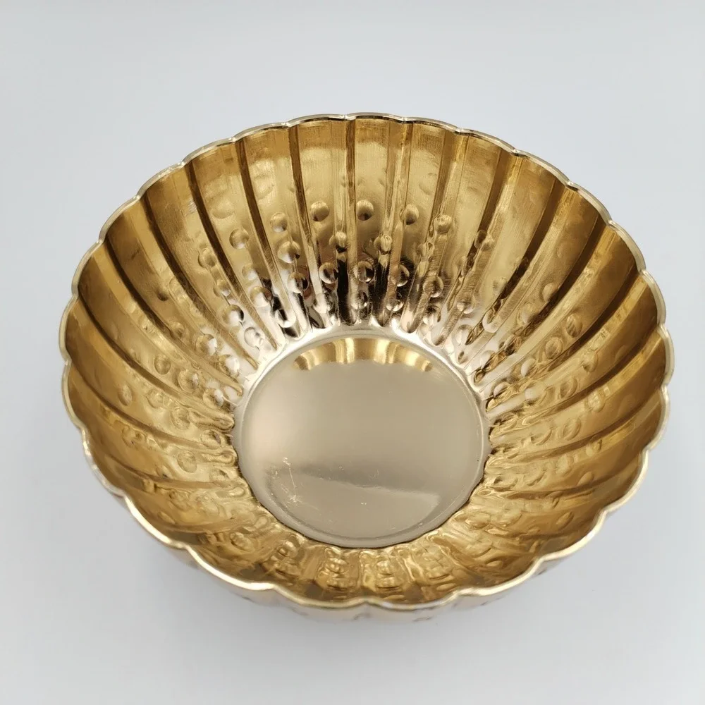 The Unbranded Brand | Cat | Vintage Gold Tone Scalloped Bowl Fluted ...